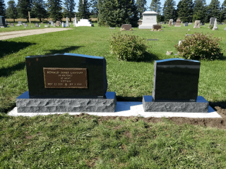 How Monument Setting Works – Family Memorials By Gibson