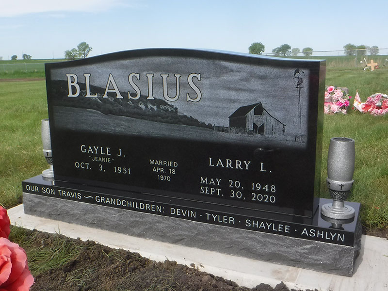 Laser Etchings – Family Memorials By Gibson