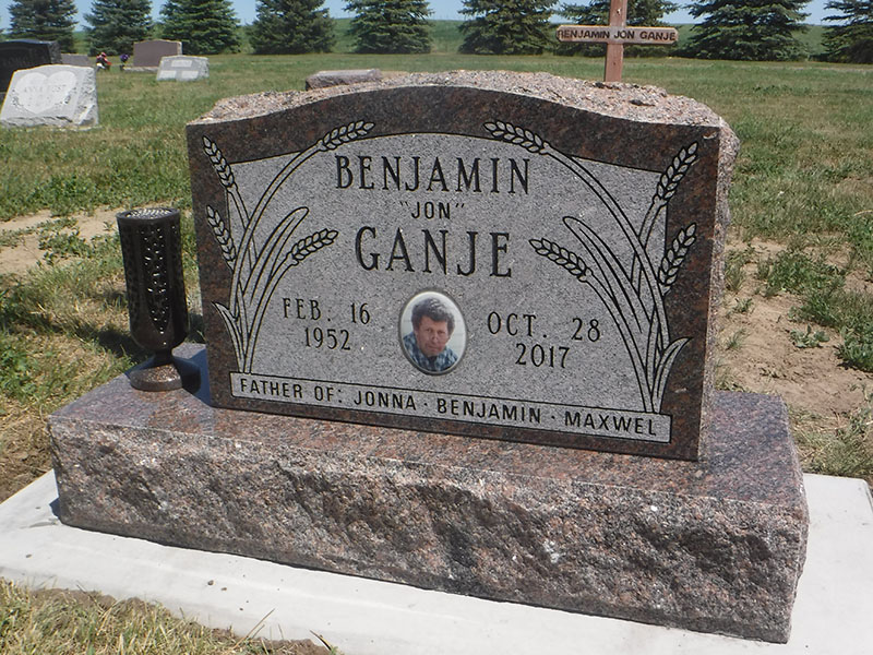 Single Upright Monuments – Family Memorials By Gibson