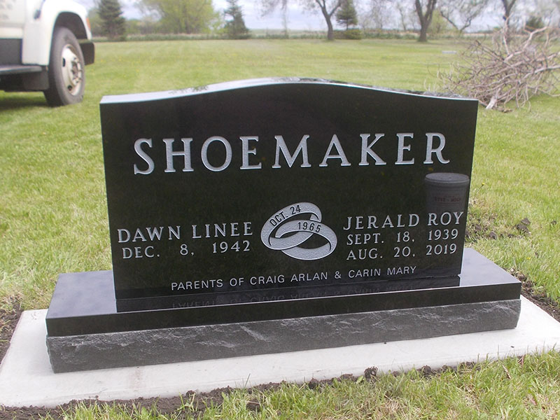 Double Upright Monuments – Family Memorials By Gibson