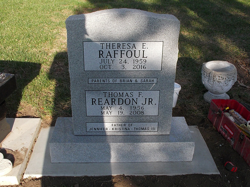 Double Upright Monuments – Family Memorials By Gibson